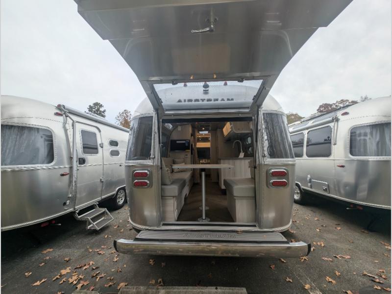 New 2025 Airstream International 27FB Twin Hatch With Solar and Lithium ...