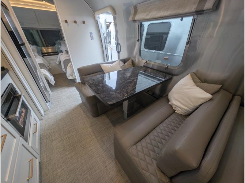 New 2025 Airstream Classic 33FB Twin With Solar And Lithium Package ...