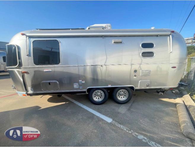 New 2025 Airstream RV Flying Cloud 25FB Travel Trailer at Airstream DFW ...