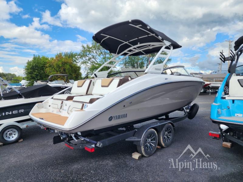 New 2023 Yamaha 252SD Sport Boat at Alpin Haus - Boats & Powersports | Amsterdam, NY | #53939
