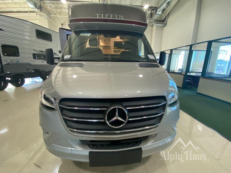 New 2024 Tiffin Motorhomes Wayfarer 25 RLW Motor Home Class C - Diesel ...