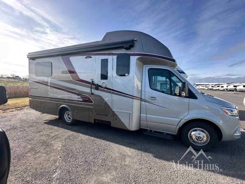 New 2024 Tiffin Motorhomes Wayfarer 25 RLW Motor Home Class C - Diesel ...