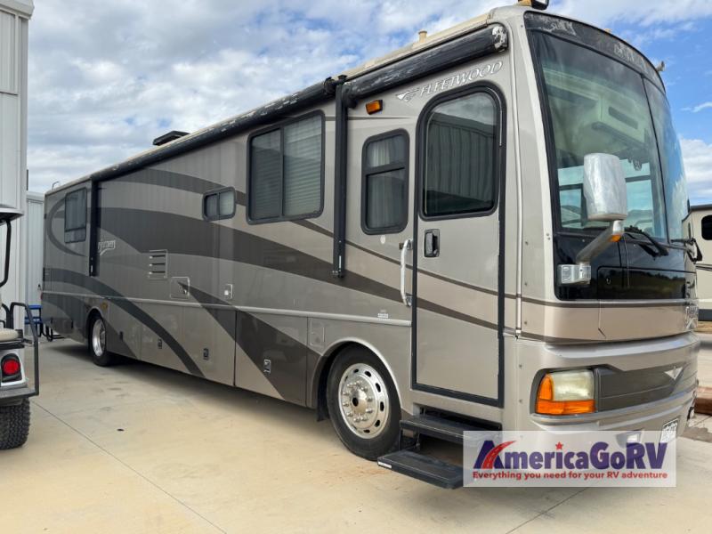 Used 2005 Fleetwood RV Discovery 38U Motor Home Class A - Diesel at ...