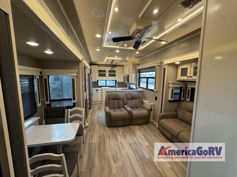 Used 2022 VanLeigh RV Beacon 41LKB Fifth Wheel at AmericaGoRV | Seguin ...