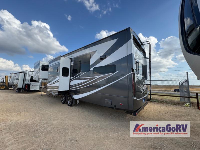 Used 2022 VanLeigh RV Beacon 41LKB Fifth Wheel at AmericaGoRV | Seguin ...