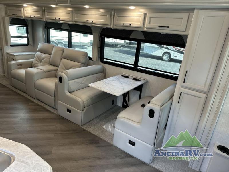 New 2025 Fleetwood RV Bounder 35K Motor Home Class A at Ancira RV of ...
