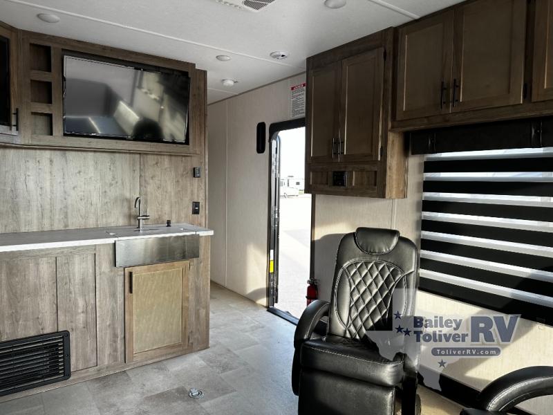 Used 2021 Forest River RV Vengeance Rogue 26VKS Toy Hauler Travel ...