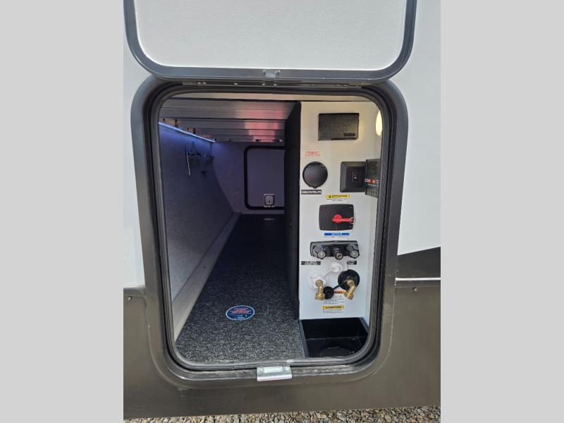 New 2025 EAST TO WEST Alta 2800KBH Travel Trailer at RVing Planet | Dothan, AL | #11795