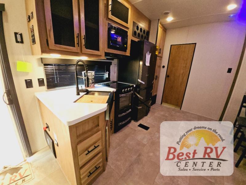 New 2025 Forest River RV Cherokee Timberwolf Black Label 39HBABL ...