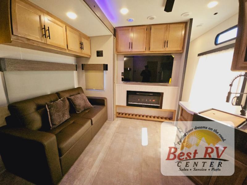 New 2025 Forest River RV Cherokee Timberwolf Black Label 39HBABL ...
