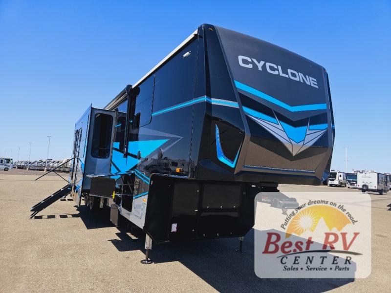 New 2025 Heartland Cyclone 4006 Toy Hauler Fifth Wheel at Best RV ...