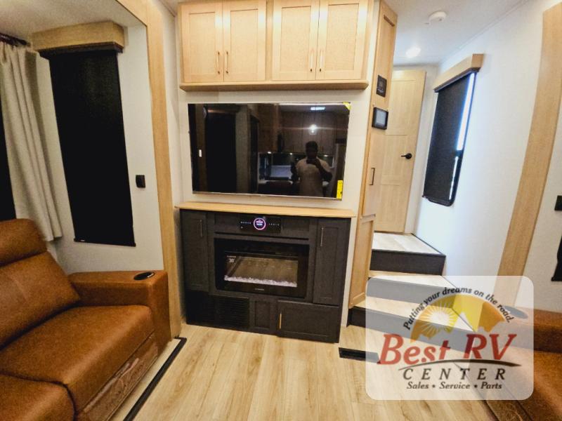 New 2025 Heartland Cyclone 4006 Toy Hauler Fifth Wheel at Best RV ...