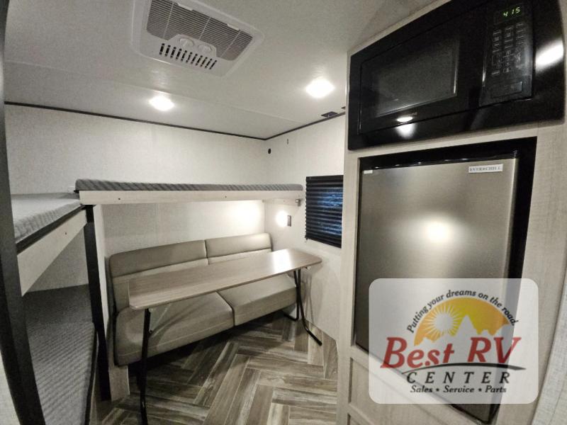 New 2025 CrossRoads RV Zinger Lite ZR18QB Travel Trailer at Best RV ...