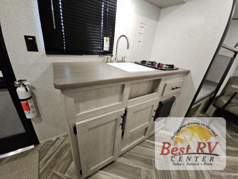 New 2025 CrossRoads RV Zinger Lite ZR18QB Travel Trailer at Best RV ...