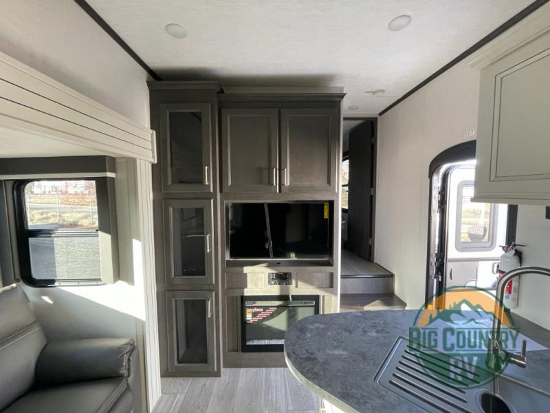 New 2024 Keystone RV Cougar Half-Ton 32BHS Fifth Wheel at Big Country ...
