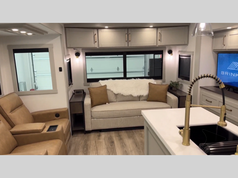 New 2025 Brinkley Model Z Air 310 Travel Trailer at Bish's RV | Junction City, OR | #98011