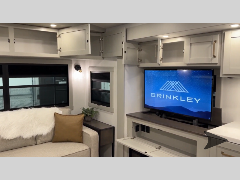 New 2025 Brinkley Model Z Air 310 Travel Trailer at Bish's RV | Junction City, OR | #98011
