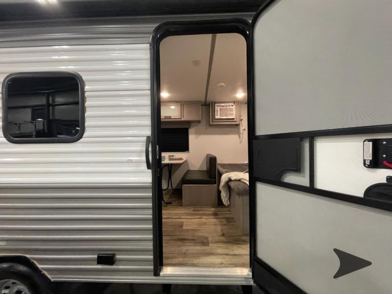 Used 2024 Keystone RV Coleman Lantern 17B Travel Trailer at Bish's RV ...