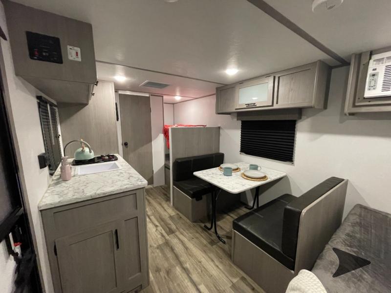 Used 2024 Keystone RV Coleman Lantern 17B Travel Trailer at Bish's RV ...