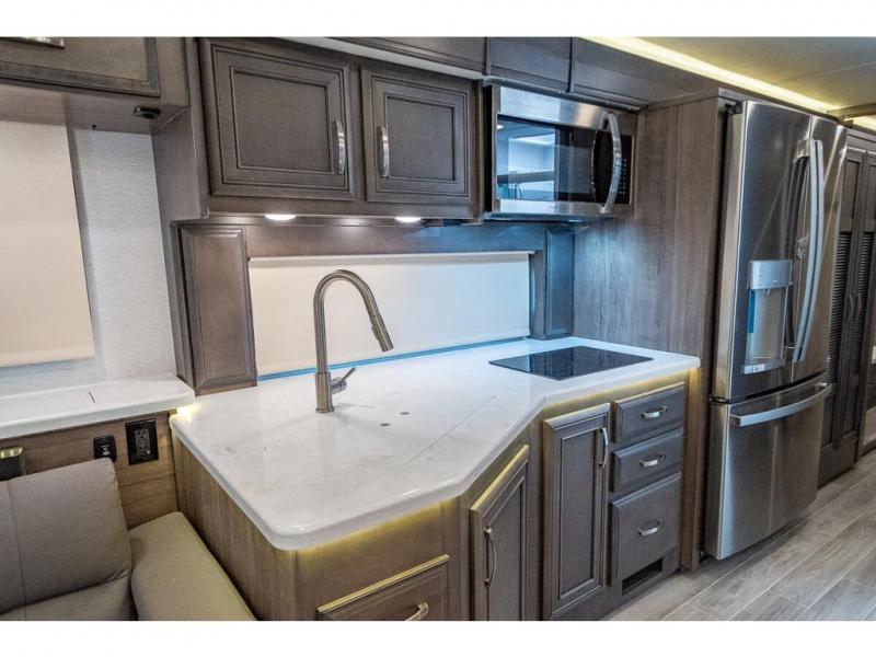 New 2025 Entegra Coach Accolade XL 37M Motor Home Super C - Diesel at ...