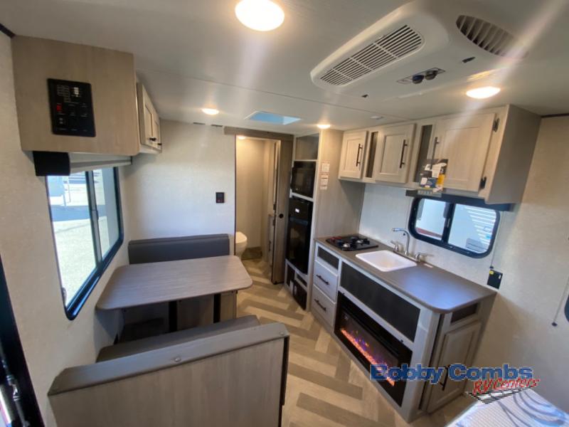 New 2024 CrossRoads RV Zinger Lite ZR18RB Travel Trailer at Bobby Combs ...