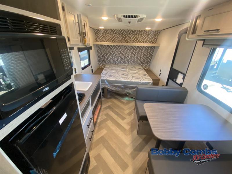 New 2024 CrossRoads RV Zinger Lite ZR18RB Travel Trailer at Bobby Combs ...