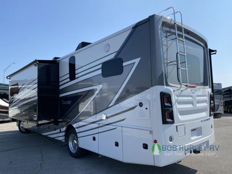New 2024 Fleetwood RV Bounder 35GL Motor Home Class A at Bob Hurley RV ...