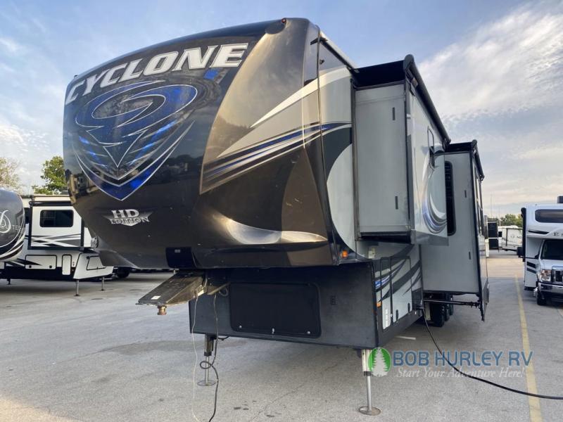 Used 2017 Heartland Cyclone 4250 Toy Hauler Fifth Wheel at Bob Hurley ...