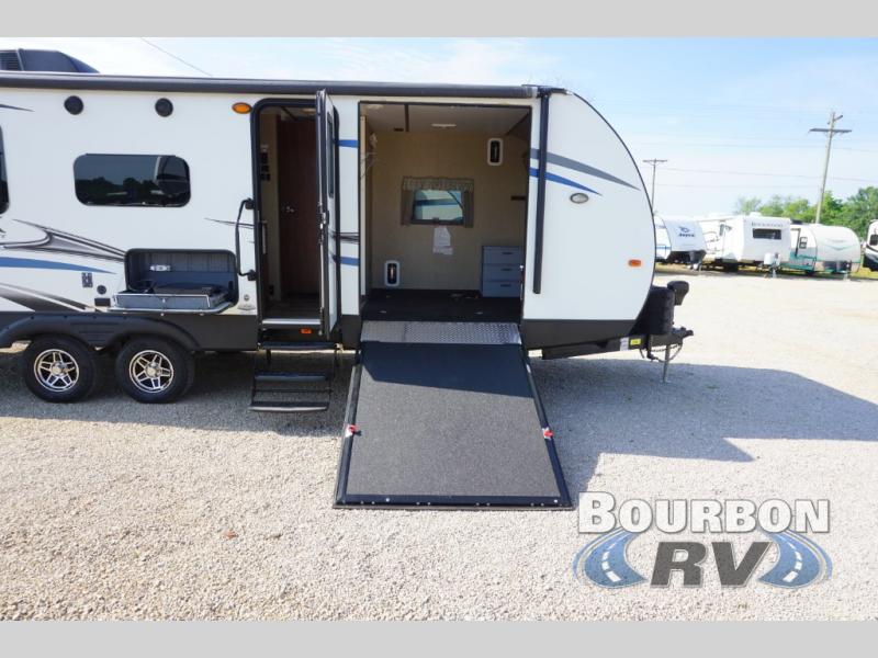Used 2018 Keystone RV Outback Ultra Lite 240URS Toy Hauler Travel ...