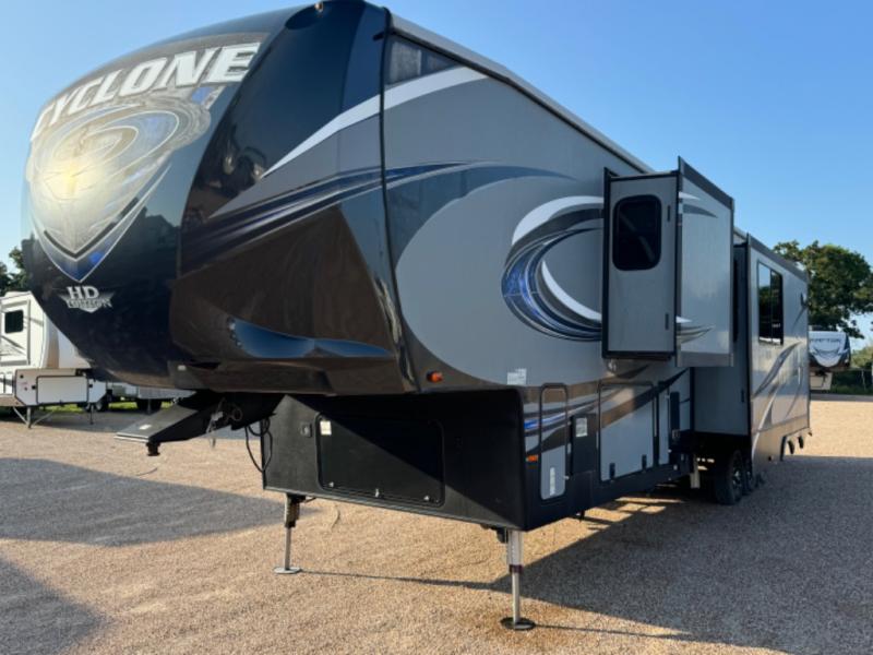 Used 2016 Heartland Cyclone 4150 Toy Hauler Fifth Wheel at Buddy's RV ...
