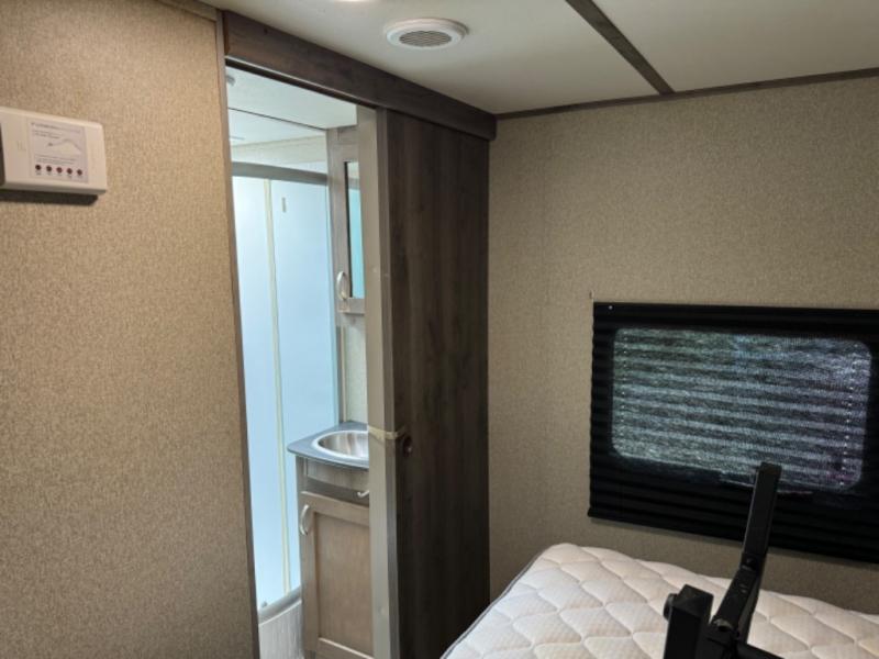 Used 2020 Keystone RV Sprinter Campfire Edition 26RK Travel Trailer at ...