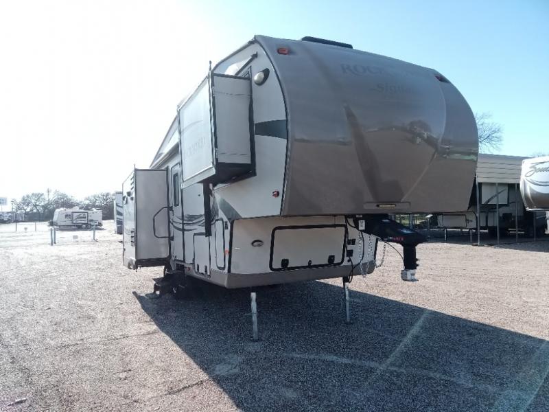 Used 2015 Forest River RV Rockwood Signature Ultra Lite 8285IKWS Fifth ...