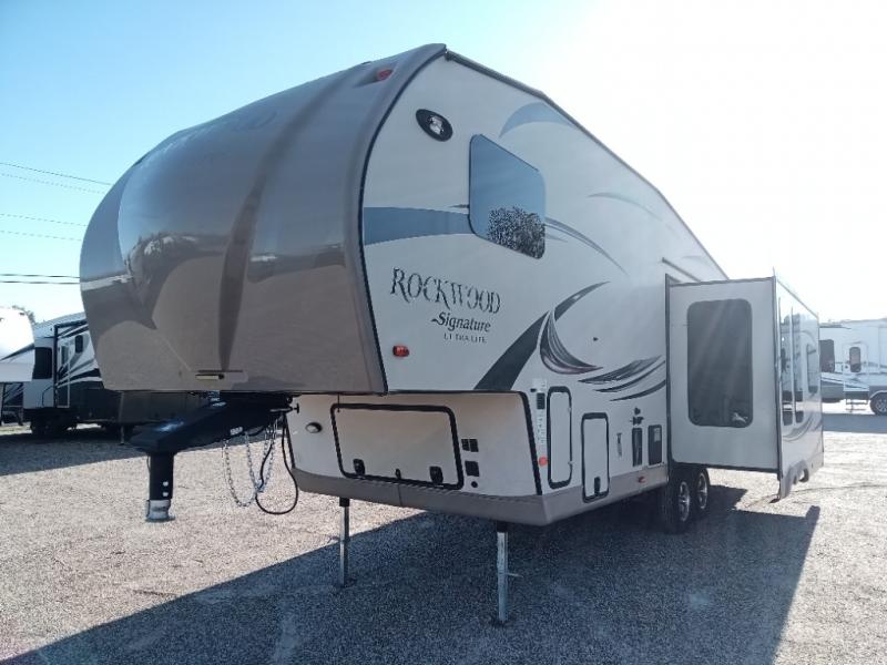 Used 2015 Forest River RV Rockwood Signature Ultra Lite 8285IKWS Fifth ...