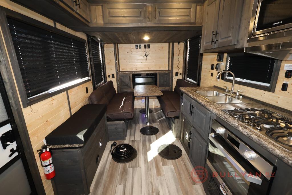 New 2026 Ice Castle Fish Houses 17RV Outlander II Fish House at Bullyan ...