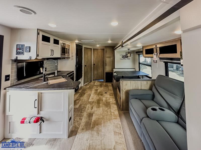 New 2024 Palomino Puma 32BHQS Travel Trailer at Camp-Rite RV ...