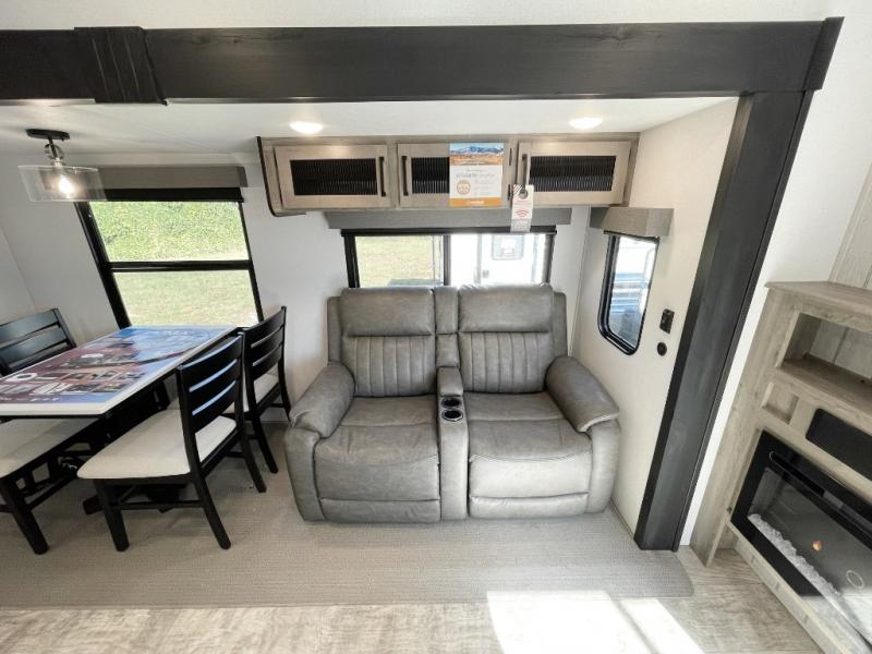 New 2025 Palomino Puma Destination 39DBT Destination Trailer at Camper ...