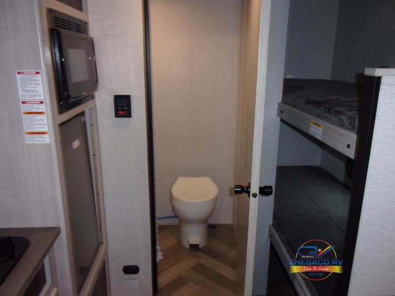 New 2024 CrossRoads RV Zinger Lite 18BH Travel Trailer at Chesaco RV ...