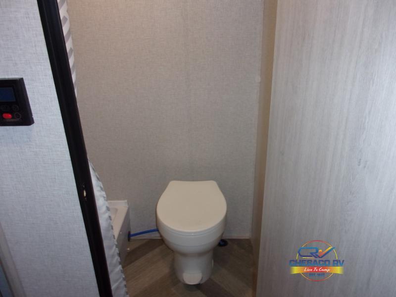 New 2024 CrossRoads RV Zinger Lite 18BH Travel Trailer at Chesaco RV ...