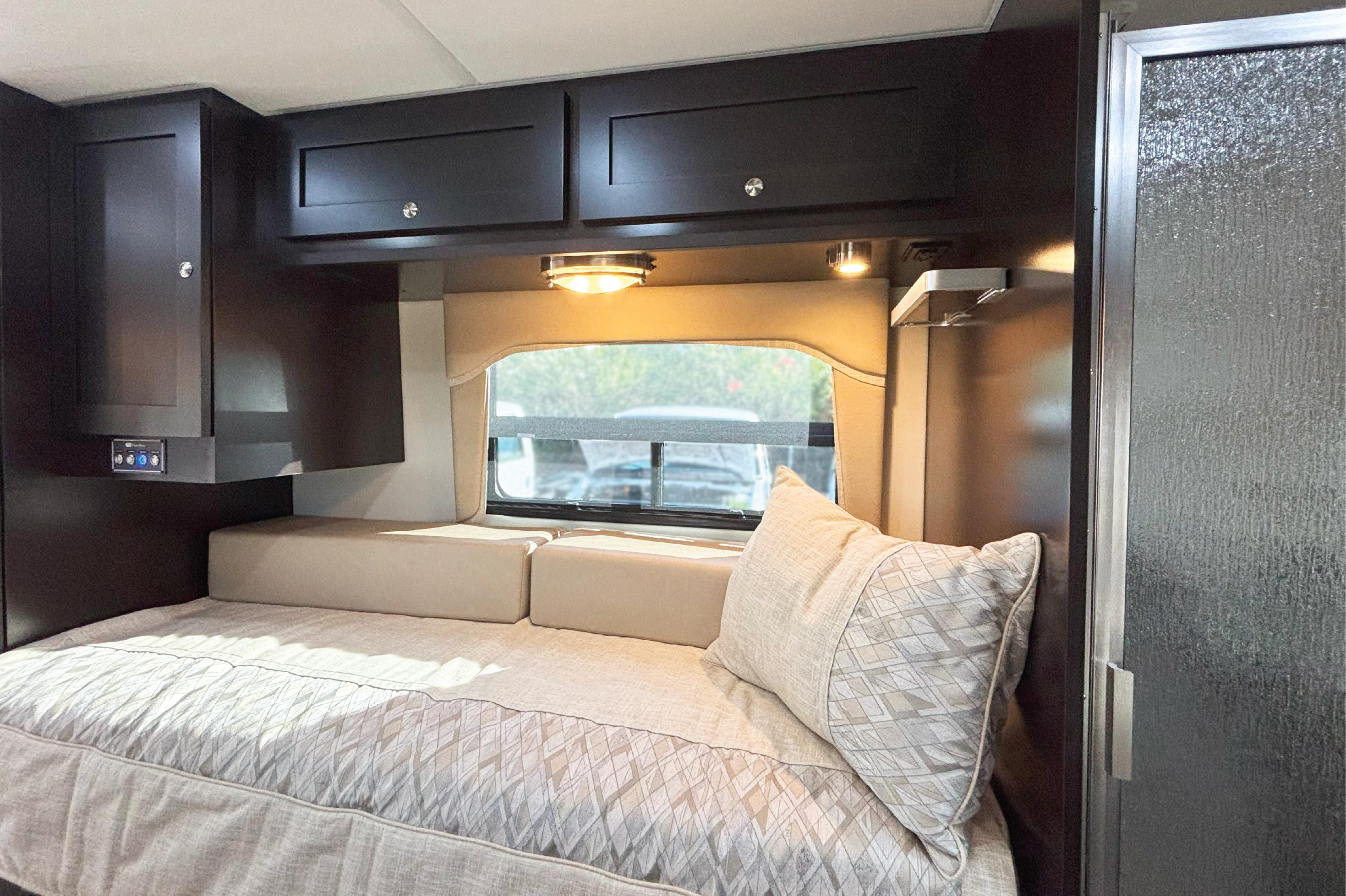 Platinum 3 Coach House RV in Nokomis, FL
