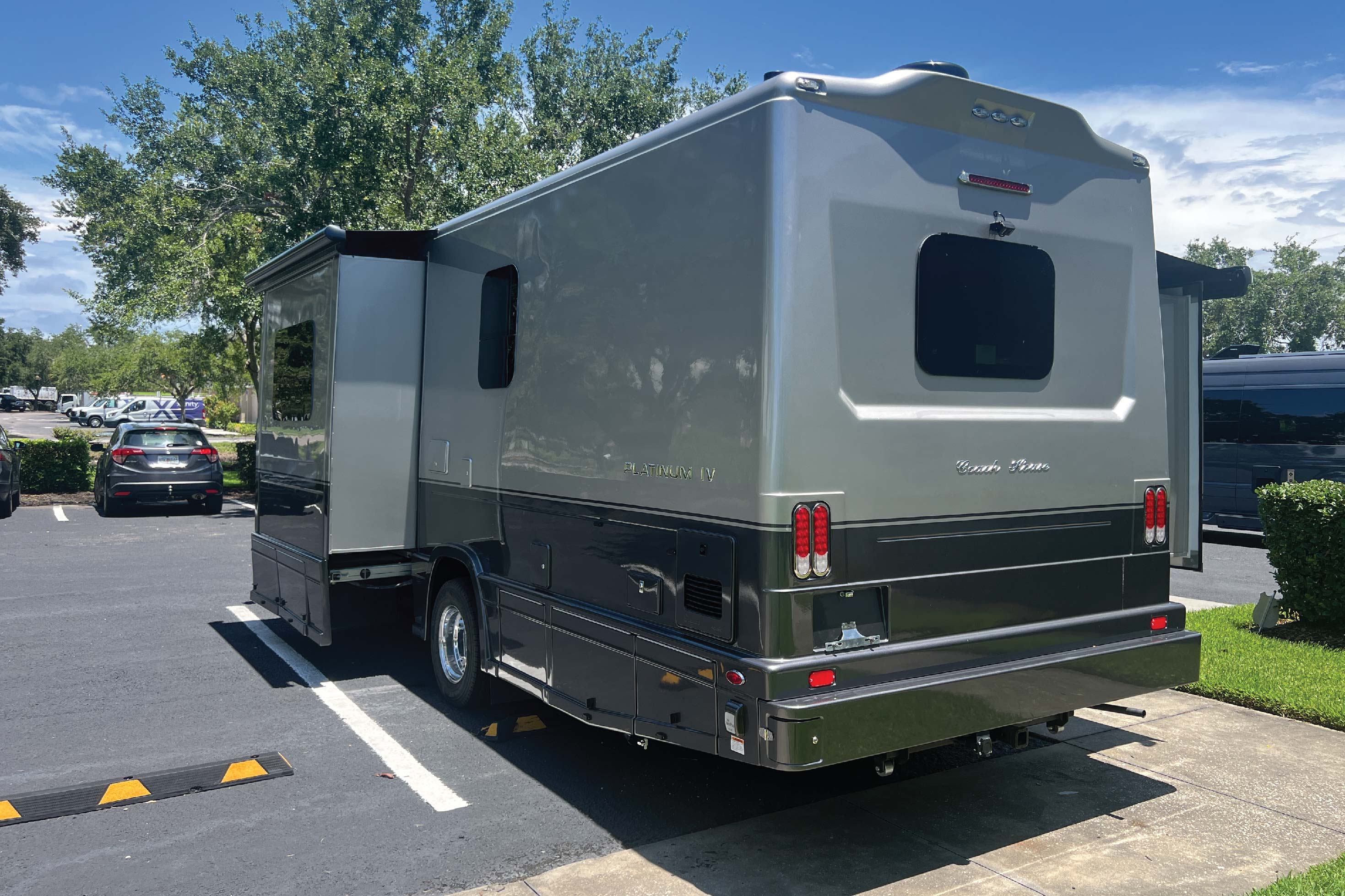 Platinum-272-IV Coach House RV in Nokomis, FL