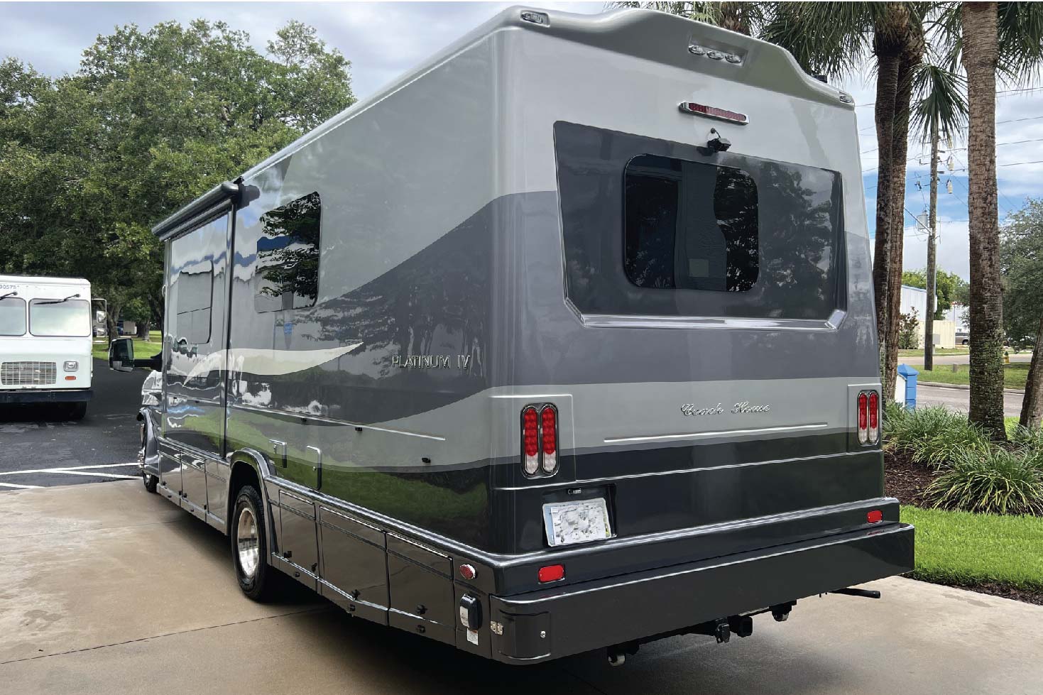 Platinum-261-IV Coach House RV in Nokomis, FL