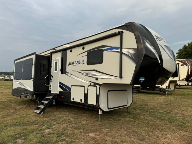Used 2019 Keystone RV Avalanche 320RS Fifth Wheel at Colaw RV ...