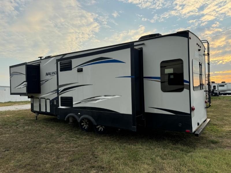 Used 2019 Keystone RV Avalanche 320RS Fifth Wheel at Colaw RV ...