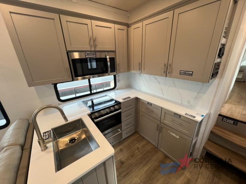 New 2025 Alliance RV Avenue 38DBL Fifth Wheel at Cordelia RV ...