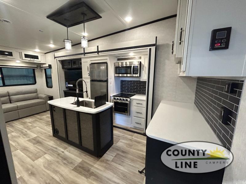 New 2024 CrossRoads RV Cruiser Aire CR31SI Fifth Wheel at County Line ...