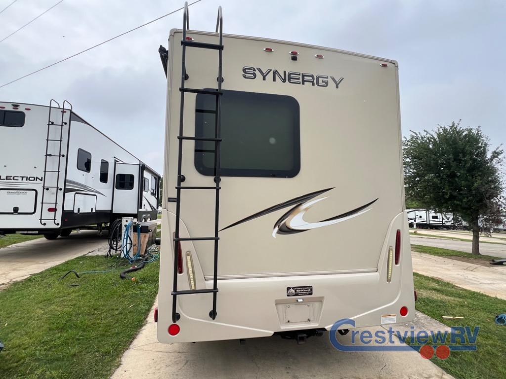Used 2017 Thor Motor Coach Synergy SD24 Motor Home Class C - Diesel at ...