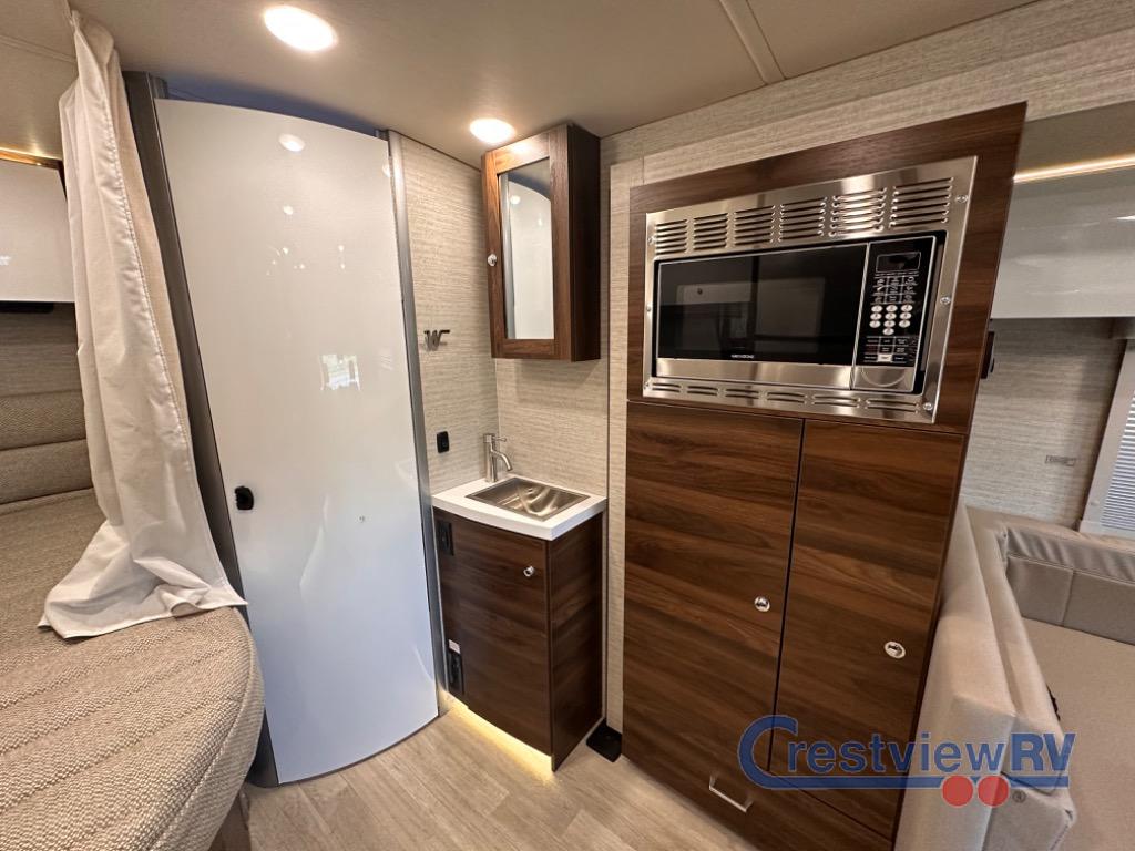 New 2025 Winnebago Navion 24J Motor Home Class C - Diesel at Crestview ...