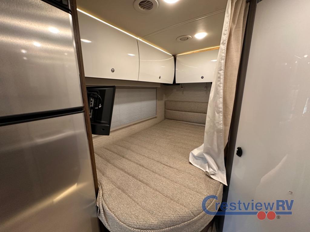 New 2025 Winnebago Navion 24J Motor Home Class C - Diesel at Crestview ...