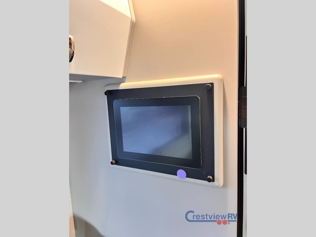 New 2025 Winnebago Navion 24T Motor Home Class C - Diesel at Crestview ...