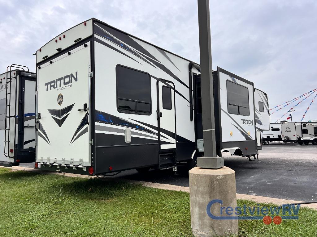Used 2020 Dutchmen RV Triton 3551 Toy Hauler Fifth Wheel at Crestview ...
